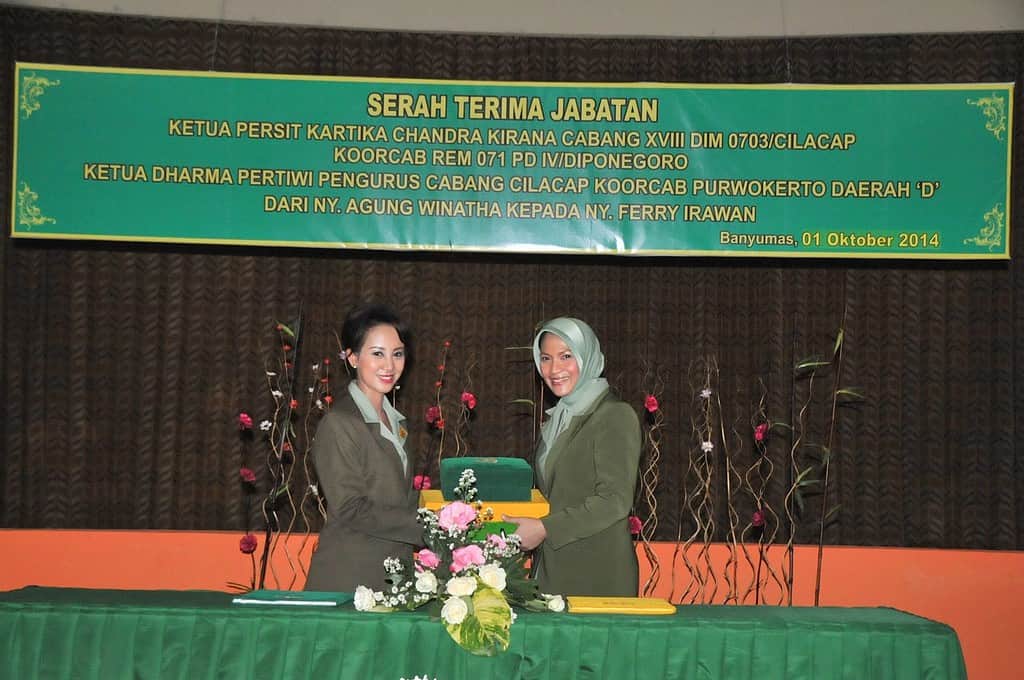 SERAH TERIMA JABATAN KETUA PERSIT KCK CABANG XVIII DIM 0703/CLP