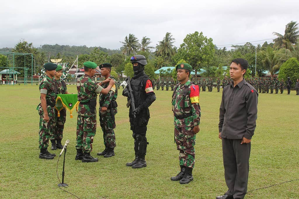 LATIHAN PEMANTAPAN INTELIJEN DENINTEL DAN PENANGGULANGAN TEROR YONIF 733/RAIDER RESMI DITUTUP