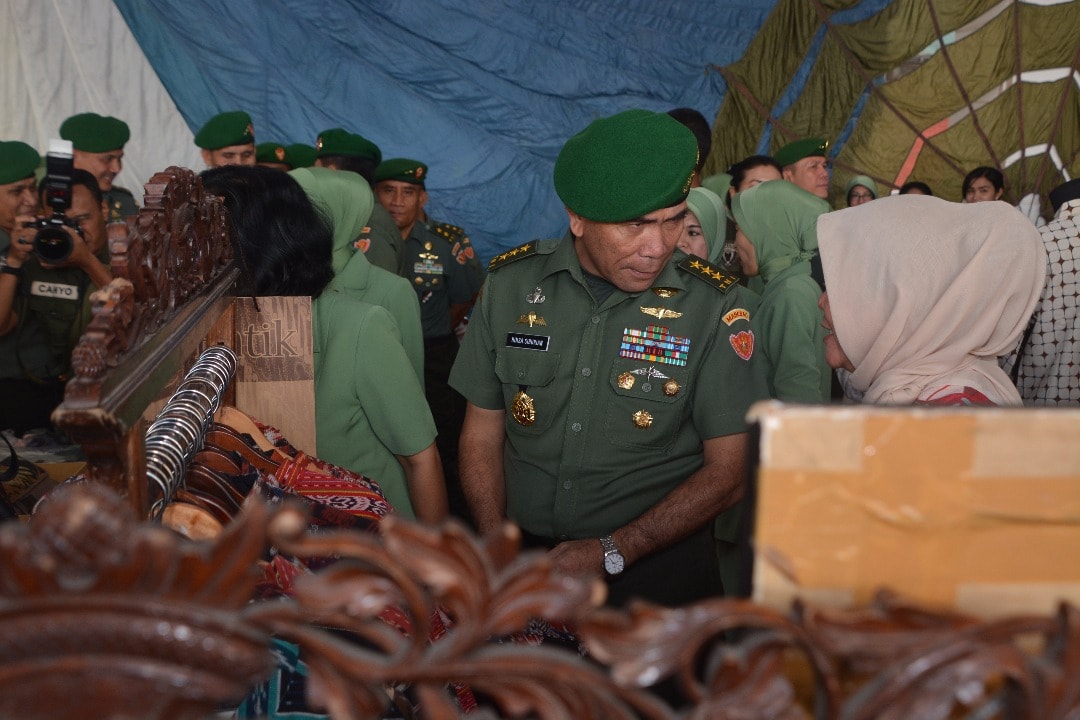 Sambut Idul Fitri 1438 Hijriyah, Wakasad Buka Pasar Murah Mabesad