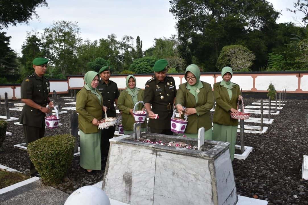 HUT Penerangan Angkatan Darat, Penhumas Akmil Ziarah ke TMP