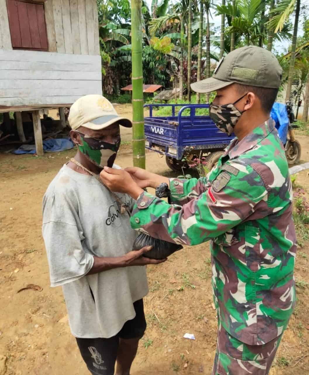 Satgas Yonif 516/CY Sosialisasi Pencegahan Covid-19 dan Beri Sembako ...