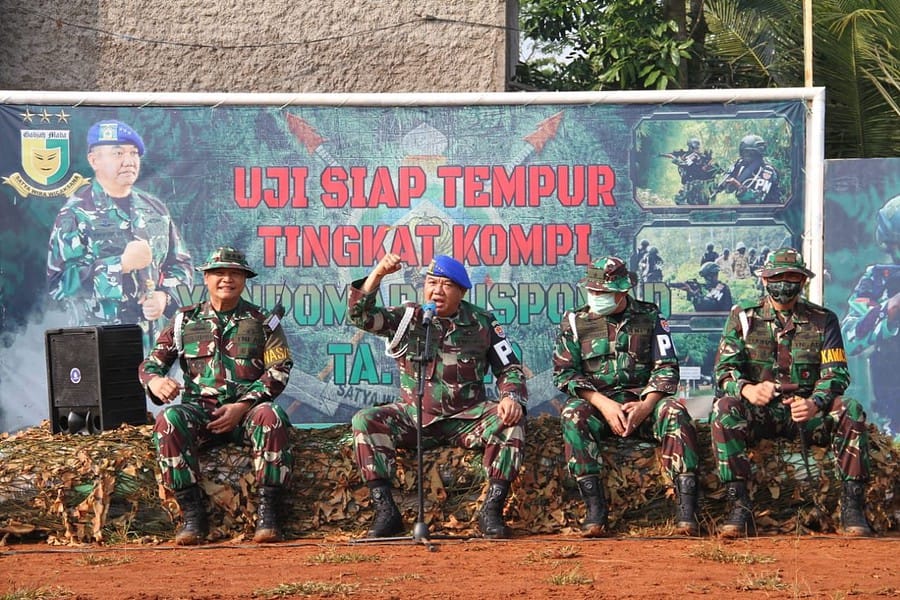 Danpuspomad Tinjau Latihan UST Kompi Yonpomad dan Bagikan Sembako Untuk ...