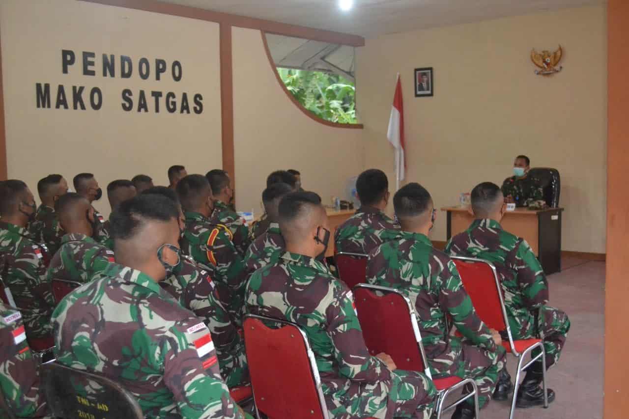 Satgas Pamtas RI-Malaysia Yonif Mekanis 643/Wns Terima Kunjungan Tim Dalwasops Sopsad