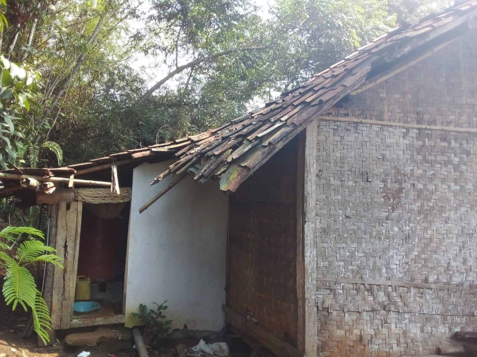 Pussenarmed Kodiklatad Bedah Rumah Untuk Masyarakat Hadiah Ulang Tahun ...