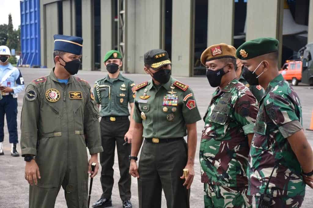 Dankodiklatad Tinjau Uji Loading dan Unloading Meriam 155 Caesar GS di ...