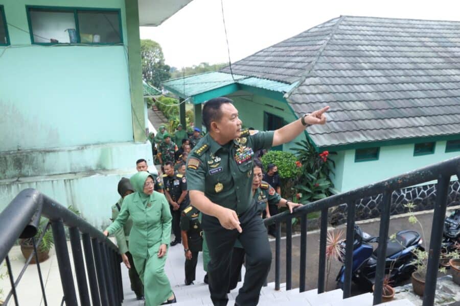 Kasad Cek Kondisi Prasis Kowad