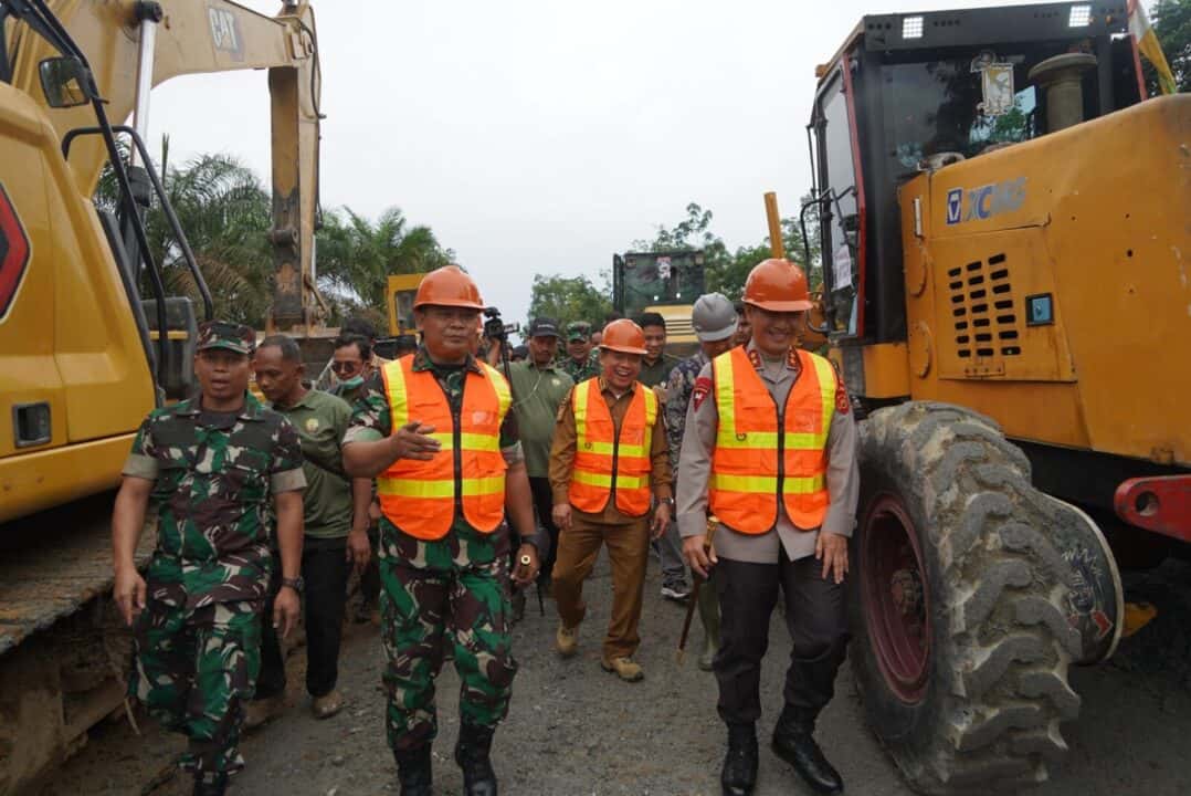 Karya Bakti TNI Korem 042/Gapu Resmi Dibuka Gubernur Jambi