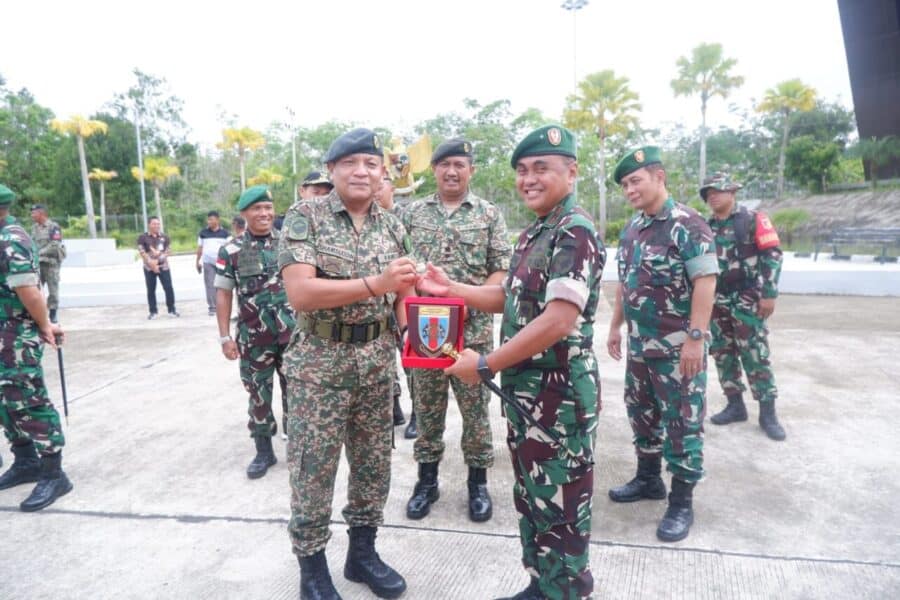 Penutupan Patroli Koordinasi Satgas Yonarmed 19/105 Trk dan Yon 13 RAMD ...