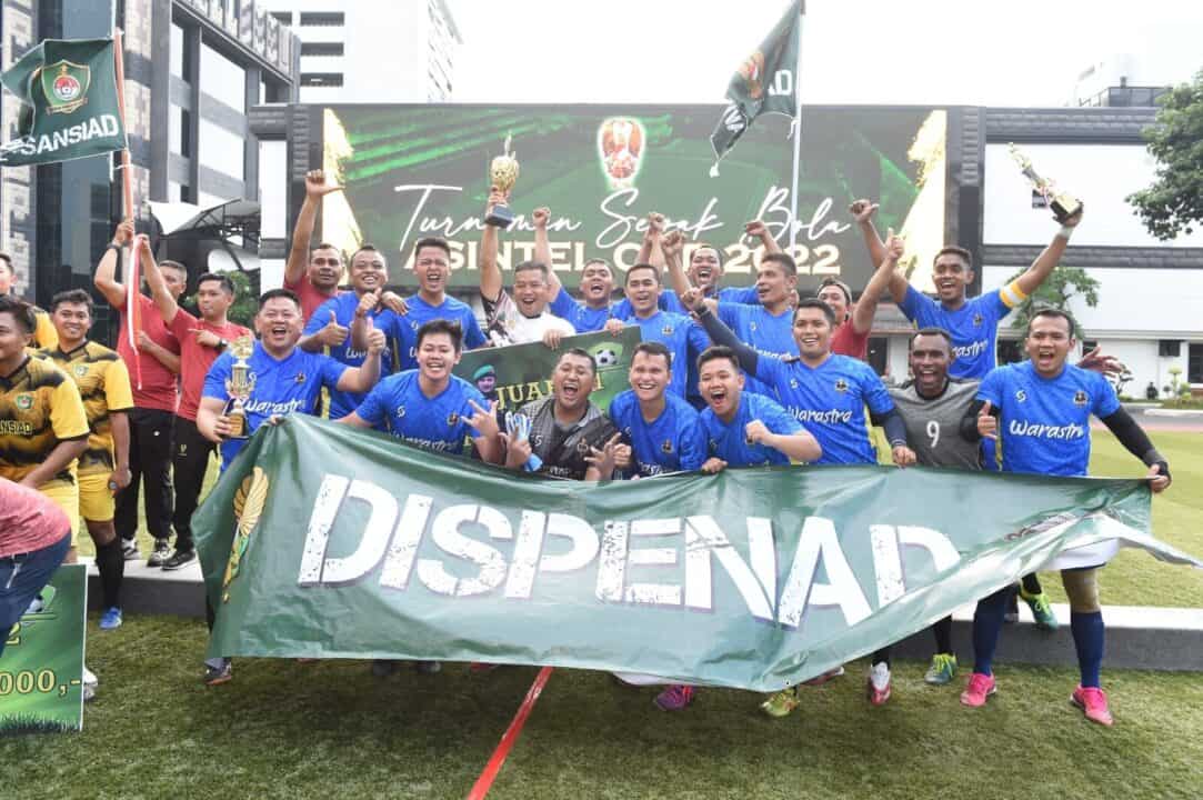 Tampil Gemilang, Dispenad Gondol Trofi Asintel Kasad