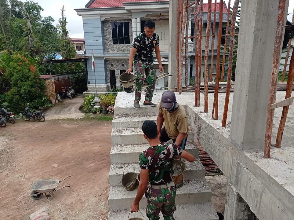 Satgas Yonarmed 19/105 Trk Bogani Bantu Bangun Masjid Bersama Masyarakat Perbatasan