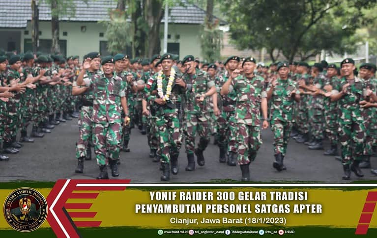Yonif Raider 300 Gelar Tradisi Penyambutan Personel Satgas Apter