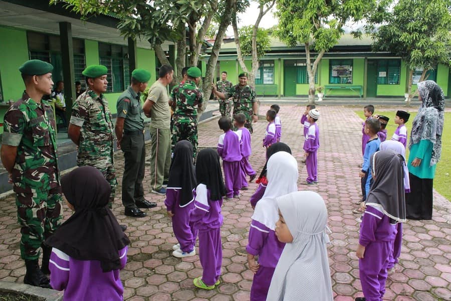Kodim 0108/Agara Kenalkan Profesi TNI kepada Murid TK IT Arrahman Rusfa
