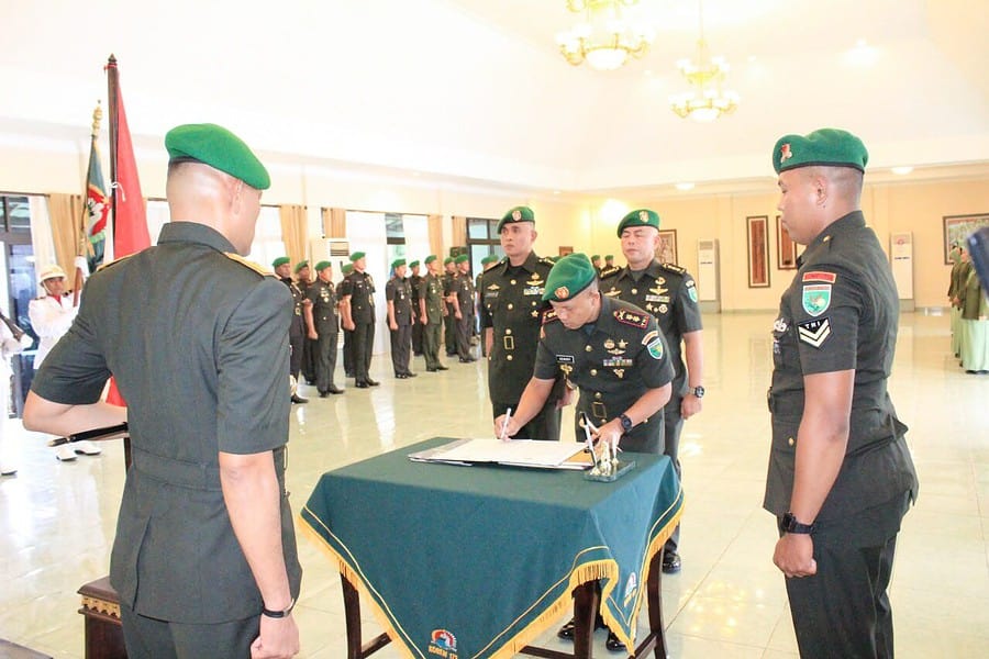 Danrem 172/PWY Pimpin Sertijab Dandim Jayapura Dan Penyerahan Jabatan Kasiops Kasrem 172/PWY