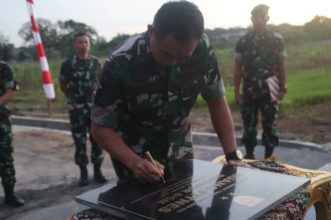 Kunjungan Kerja, Pangdam VI/Mlw Resmikan Sarana Fitness di Satuan ...