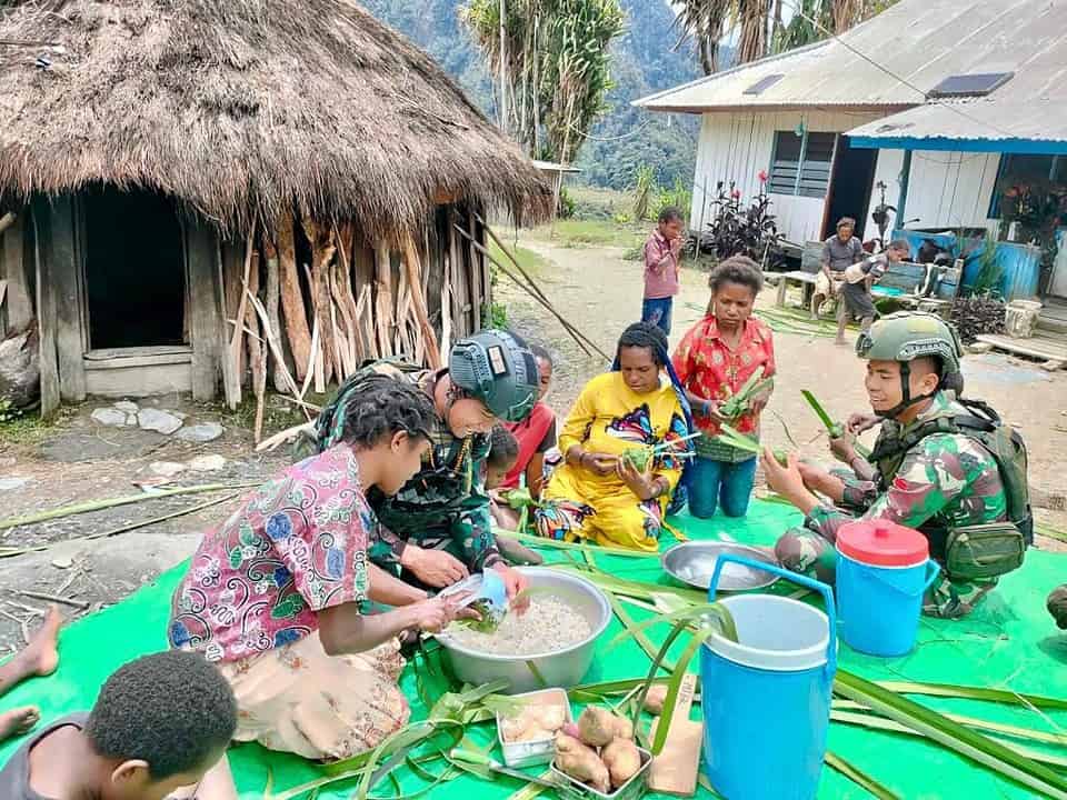 Manfaatkan Tanaman Khas Papua, Satgas YR 321/GT Ajarkan Mama Distrik ...