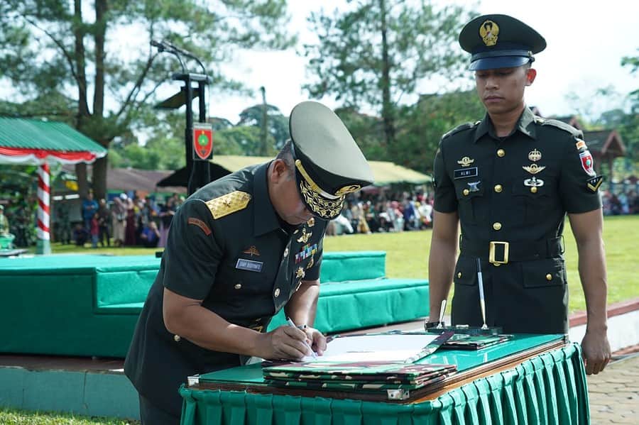 Tangis Haru Pelantikan 229 Siswa Secata Rindam XIV/Hsn Resmi Menyandang Pangkat Prajurit Dua