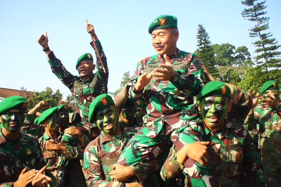 Kapuspalad Pimpin Upacara Tradisi Korps Pembaretan dan Penyematan ...