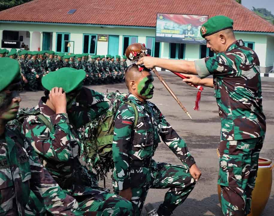 Pusdikbekang Selenggarakan Tradisi Korps Pembaretan Siswa Baru Perwira ...
