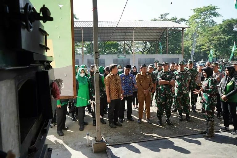 Inovasi Solutif Sampah, Pangdam III/Slw Cek MOTAH di Sektor 7 Citarum