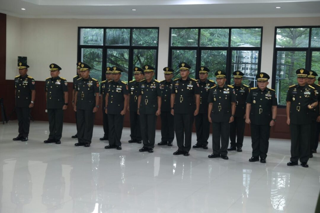 Kasad Terima Laporan Kenaikan Pangkat 18 Pati TNI AD