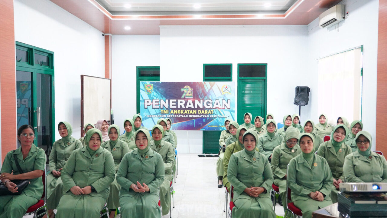 Pimpin Pertemuan Persit KCK Ranting 3 Penerangan, Kapendam II/Swj : "Persit Harus Santun dan ...