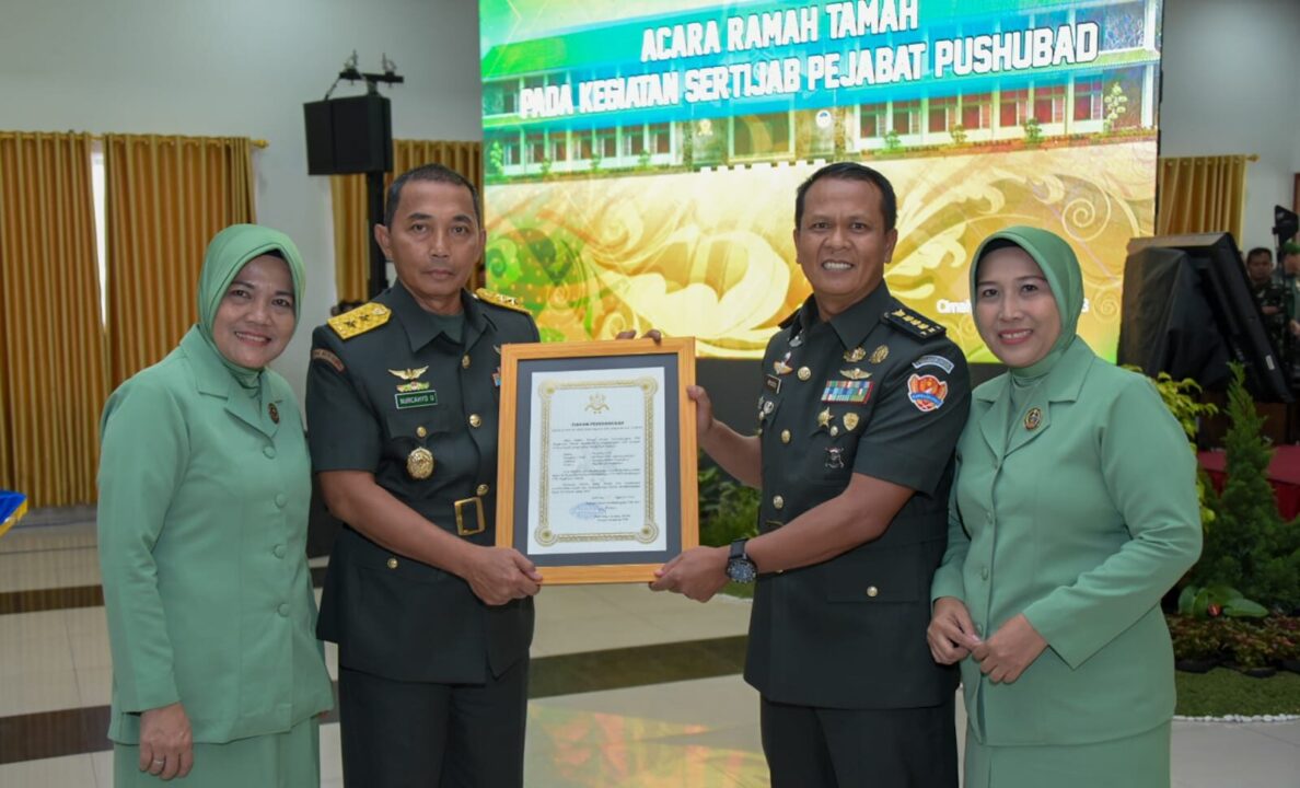Kapushubad Pimpin Sertijab Komandan Pusat Pendidikan Perhubungan