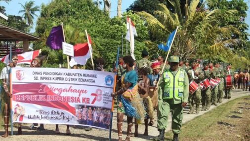Prajurit Yonif Raider 755/Yalet Kostrad Unjuk Kebolehan Pada Perayaan ...
