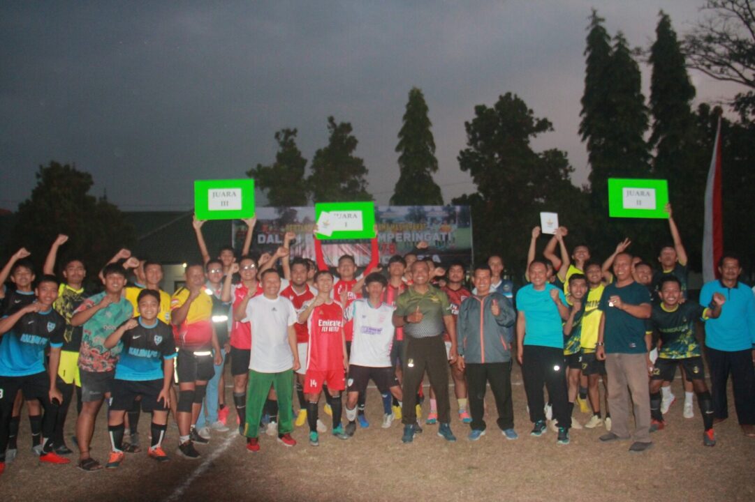Pusdikpal Puspalad Gelar Pertandingan Sepak Bola Bersama Masyarakat ...