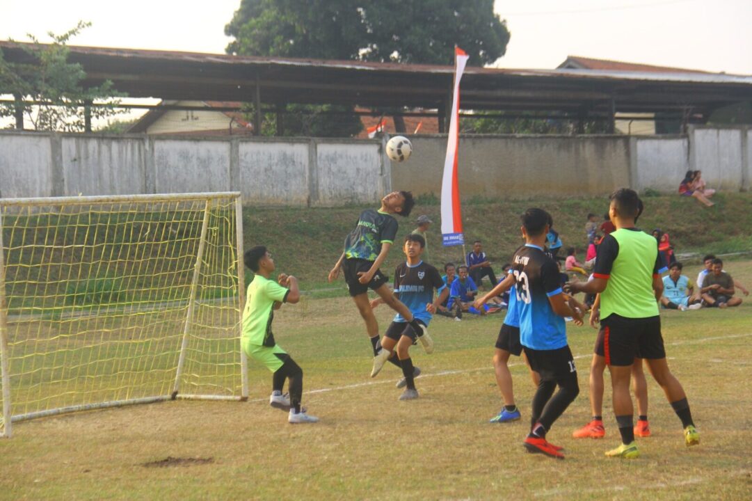 Pusdikpal Puspalad Gelar Pertandingan Sepak Bola Bersama Masyarakat ...