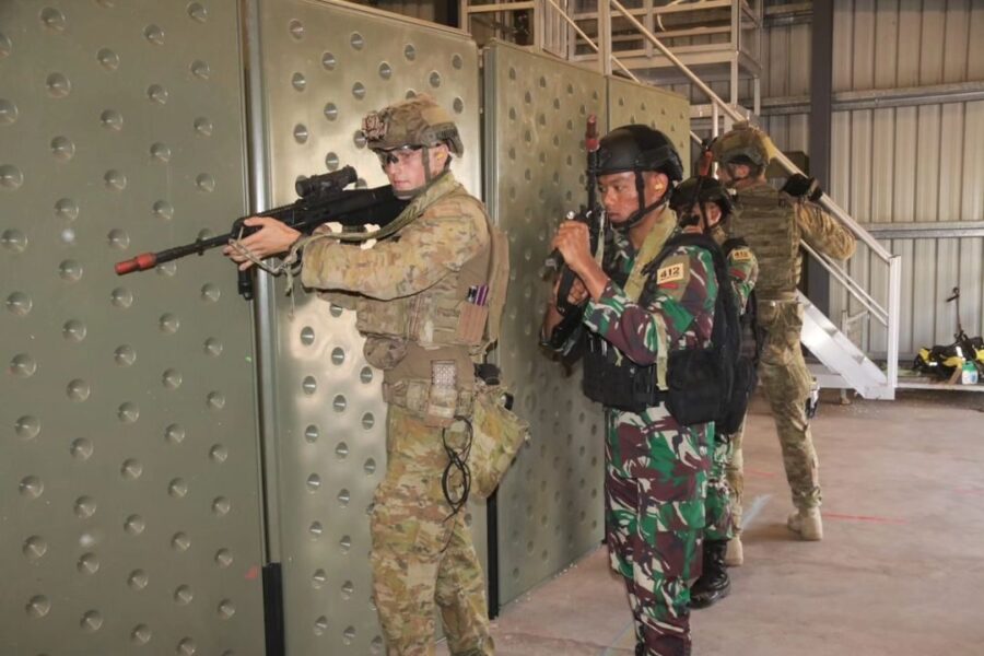 Urban Operation Yonif Mekanis Raider 412 Kostrad With RAR ADF