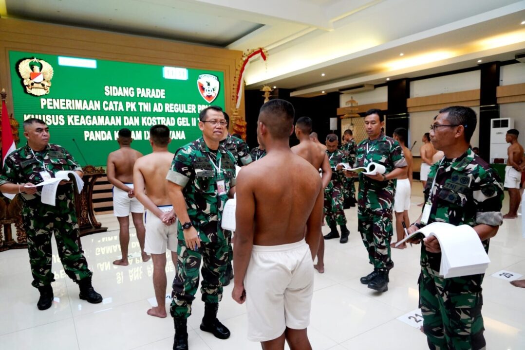 Tingkatkan Kualitas SDM Calon Prajurit, Kodam IX/Udayana Gelar Sidang Parade Penerimaan Tamtama ...