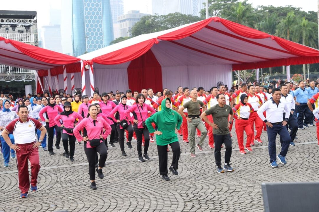 Wakasad Dampingi Panglima TNI Lepas Peserta Lomba Lari “Panglima TNI Run”