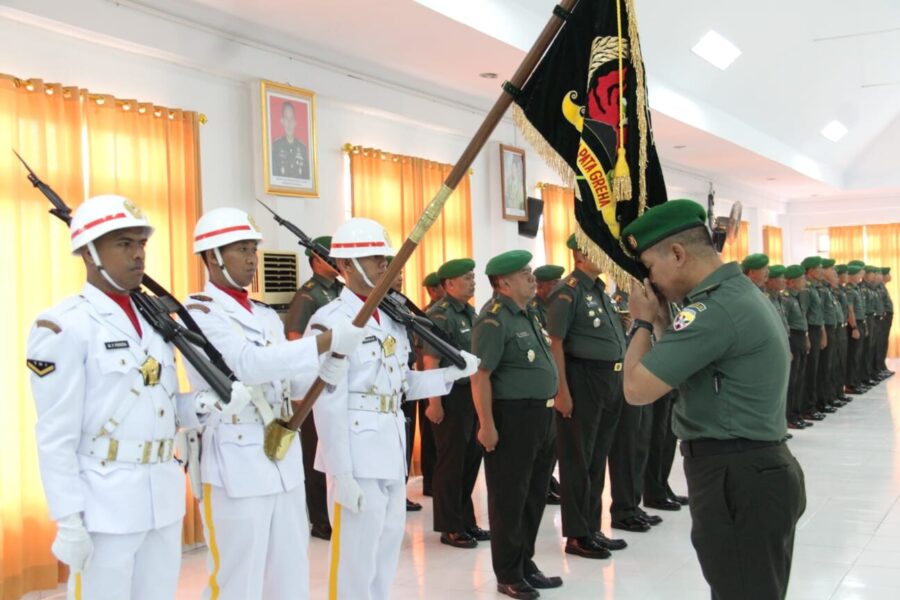 Tradisi Terima Pejabat Wadanrindam dan Lepas Purna Tugas Anggota Rindam ...