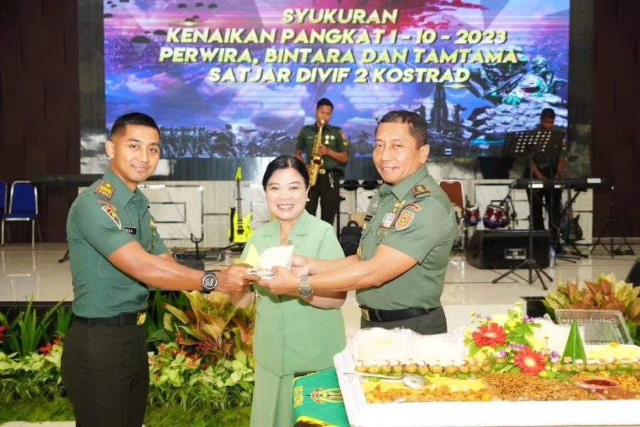 Pangdivif 2 Kostrad Pimpin Acara Laporan Korps dan Syukuran Kenaikan Pangkat di Madivif 2 ...