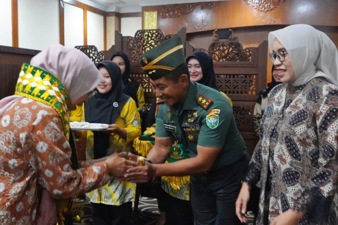 Pangdam IM dan Ketua Persit KCK Daerah Iskandar Muda Sambut Kedatangan Ibu Ketua Umum Persit KCK