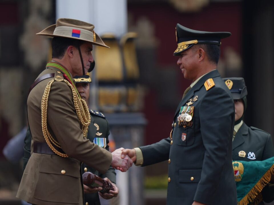 Kasad Anugerahkan Bintang Kartika Eka Paksi Utama Kepada Chief Of The ...