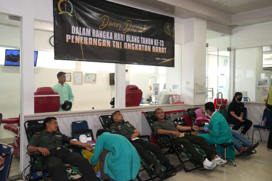 Sambut HUT ke-73 Penerangan TNI AD, Dispenad Gelar Donor Darah dan Ziarah ke TMPN Kalibata