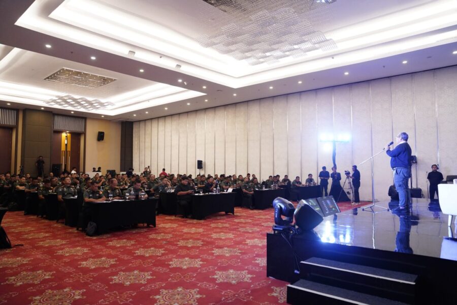 Pertajam Kemampuan Komunikasi, 950 Dansat TNI AD Ikuti Workshop Public ...