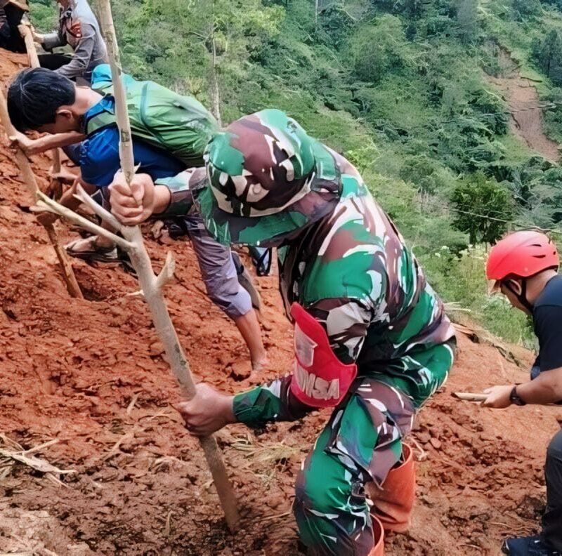 Banner Netralitas TNI AD pada Pemilu 2024