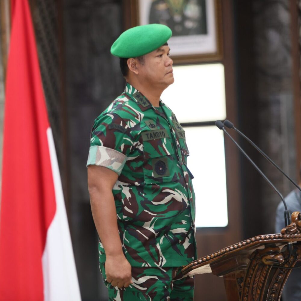 Banner Netralitas TNI AD pada Pemilu 2024