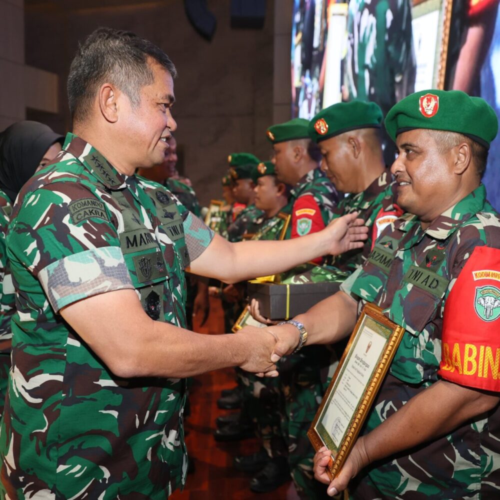 Banner Netralitas TNI AD pada Pemilu 2024